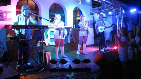 The Emerald Isle - La Florida - Live Music Every Night